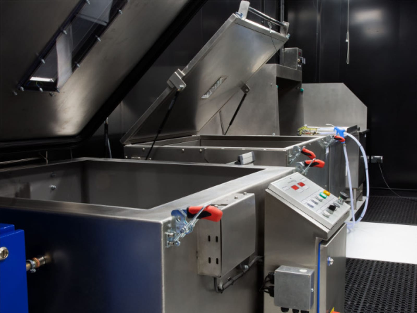 Liquid Penetrant Inspection :: Baugh & Weedon